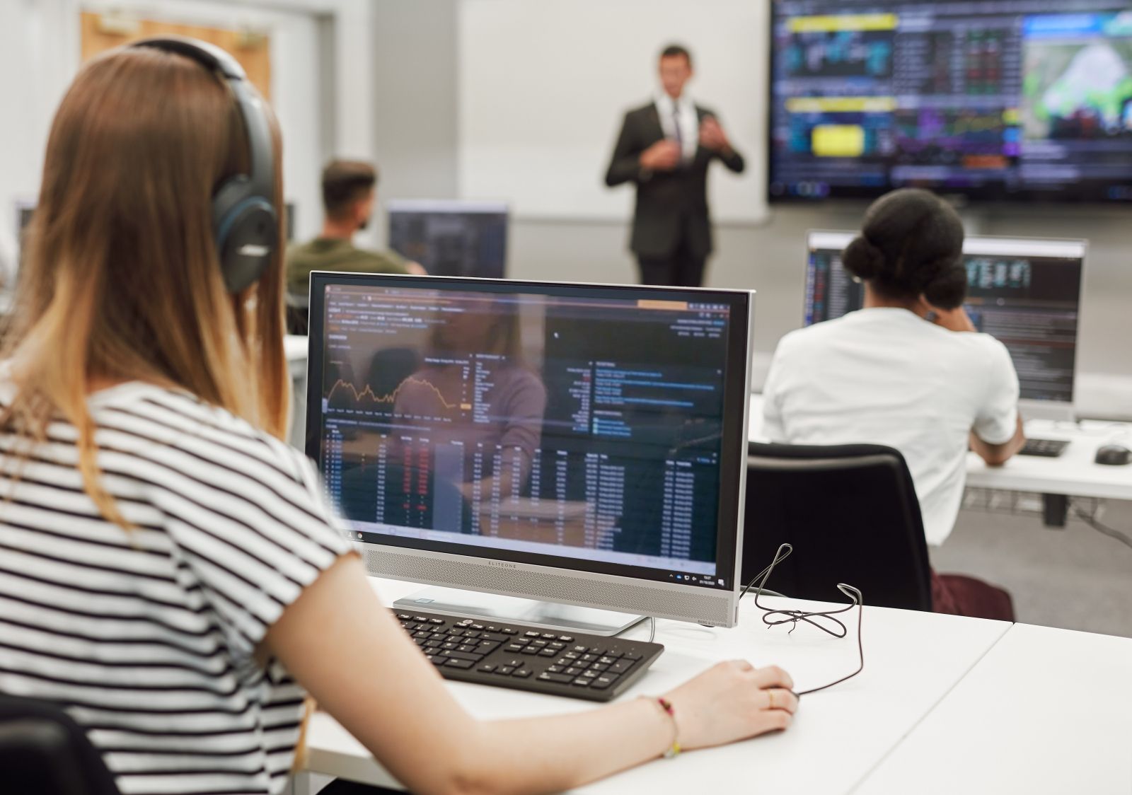 BA (Hons) Business and Finance | Regent's University London